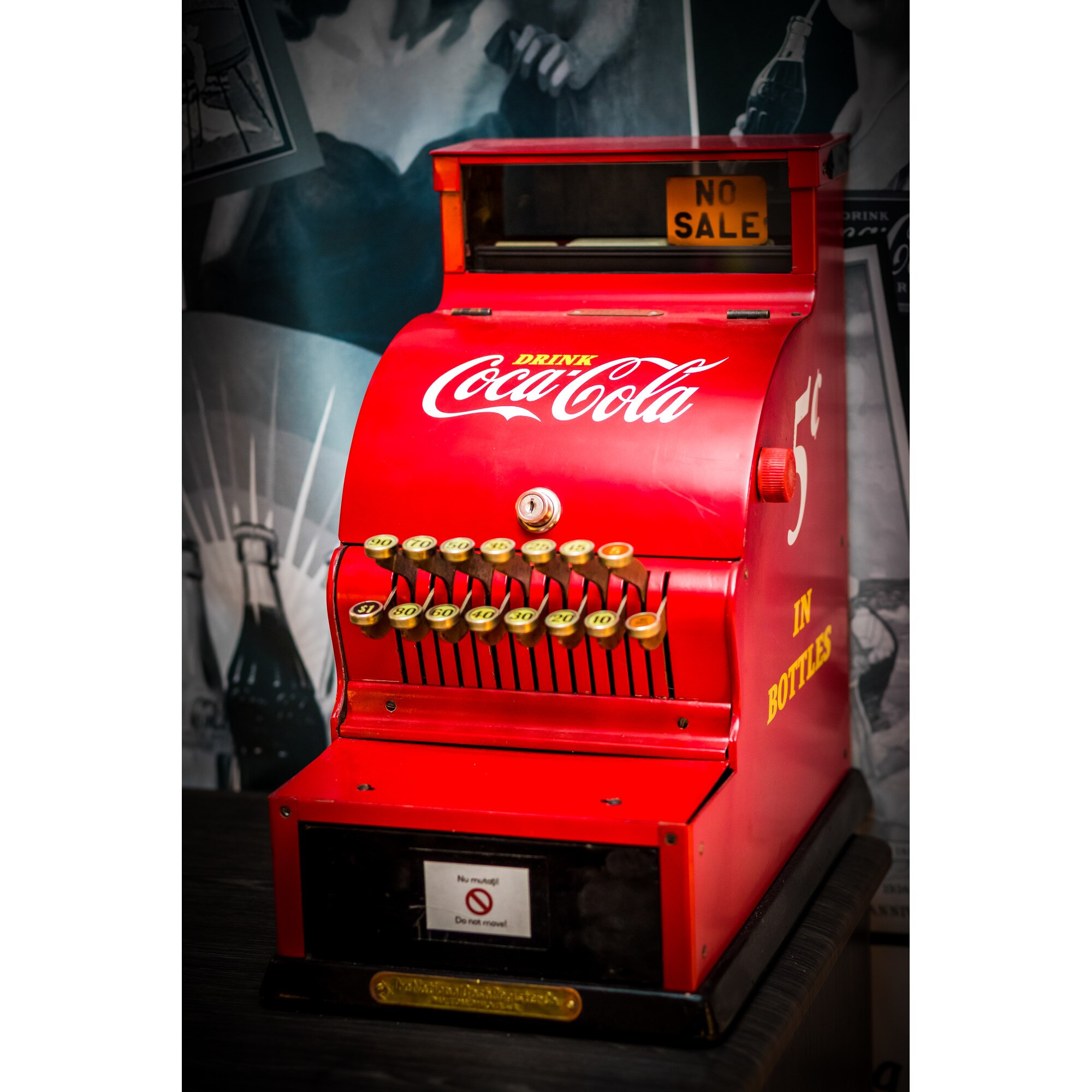 Captive Escape Room, Voucher acces pentru 6 persoane in camera "Coca ...