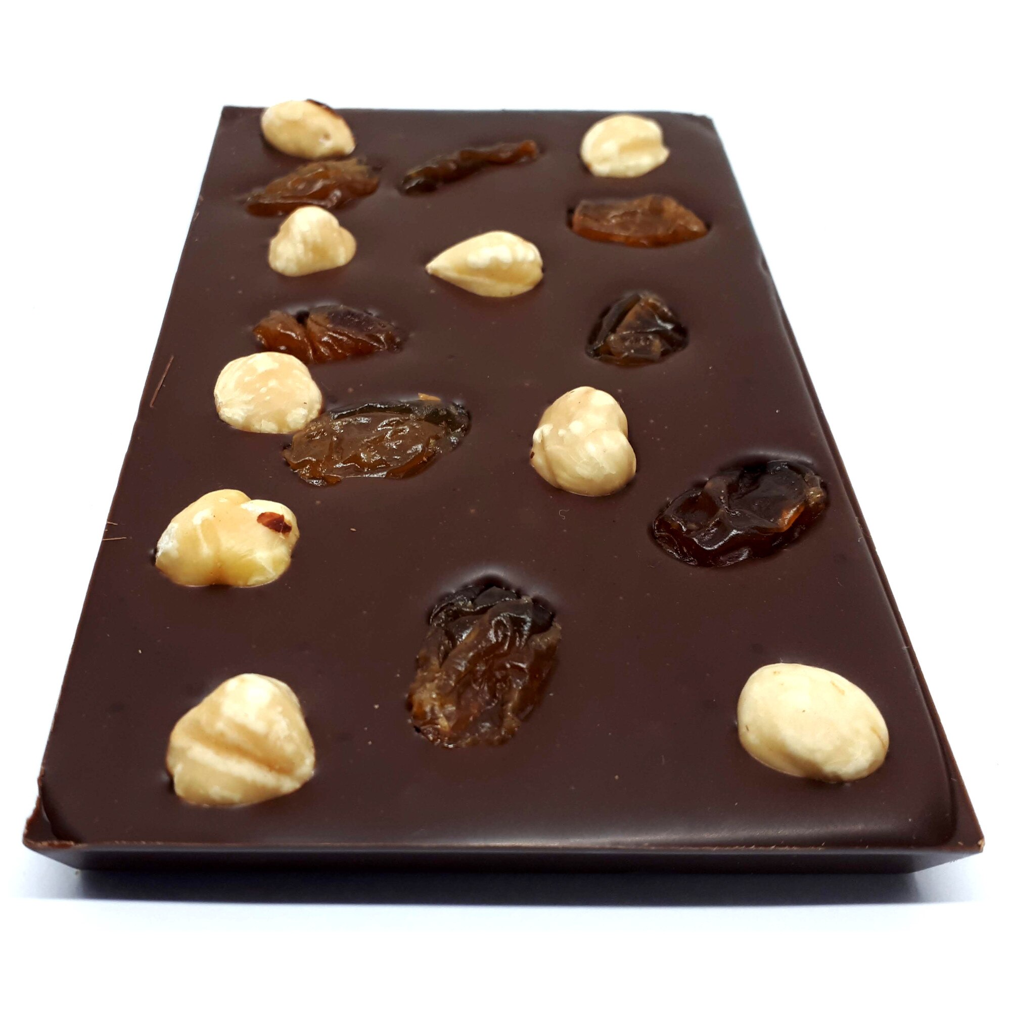 Tableta de ciocolata lapte 44% cu alune si stafide aurii - PaulaAna ...