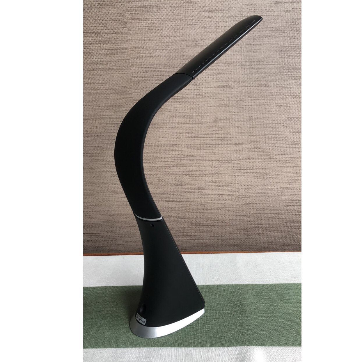 5W LED фенерче с дисплей, показващ календар и температура, сензорна ...