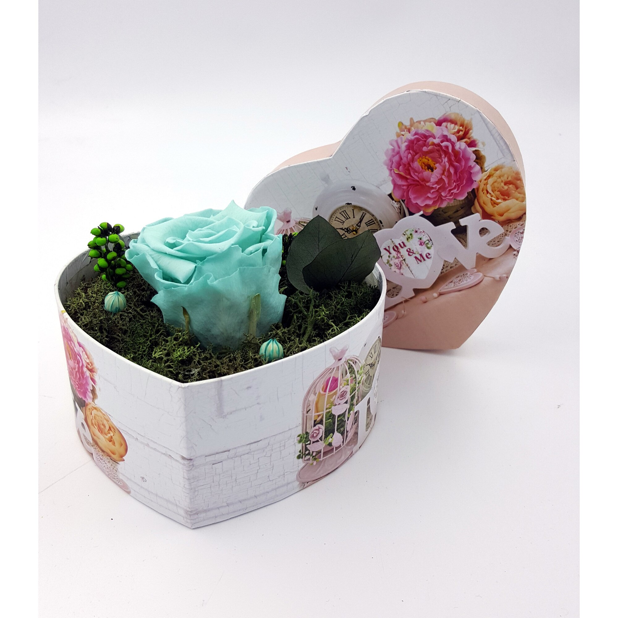 Trandafir Criogenat, turcoaz aquamarine, pe pat de muschi stabilizat ...