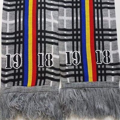 Fular ULTRAS Romania 100 centenar, in carouri - eMAG.ro