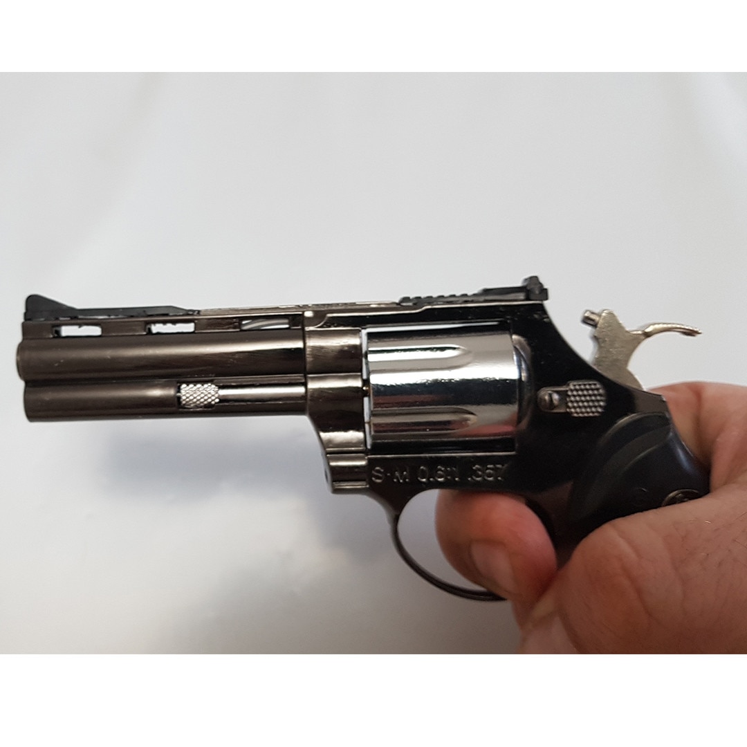 Bricheta pistol anti-vant tip revolver, arma, argintiu marime naturala ...