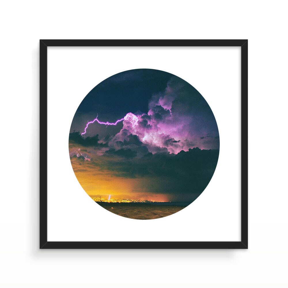 Tablou cu Rama de Lemn Neagra Fulger violet pe plaja Peisaje Peisaje ...