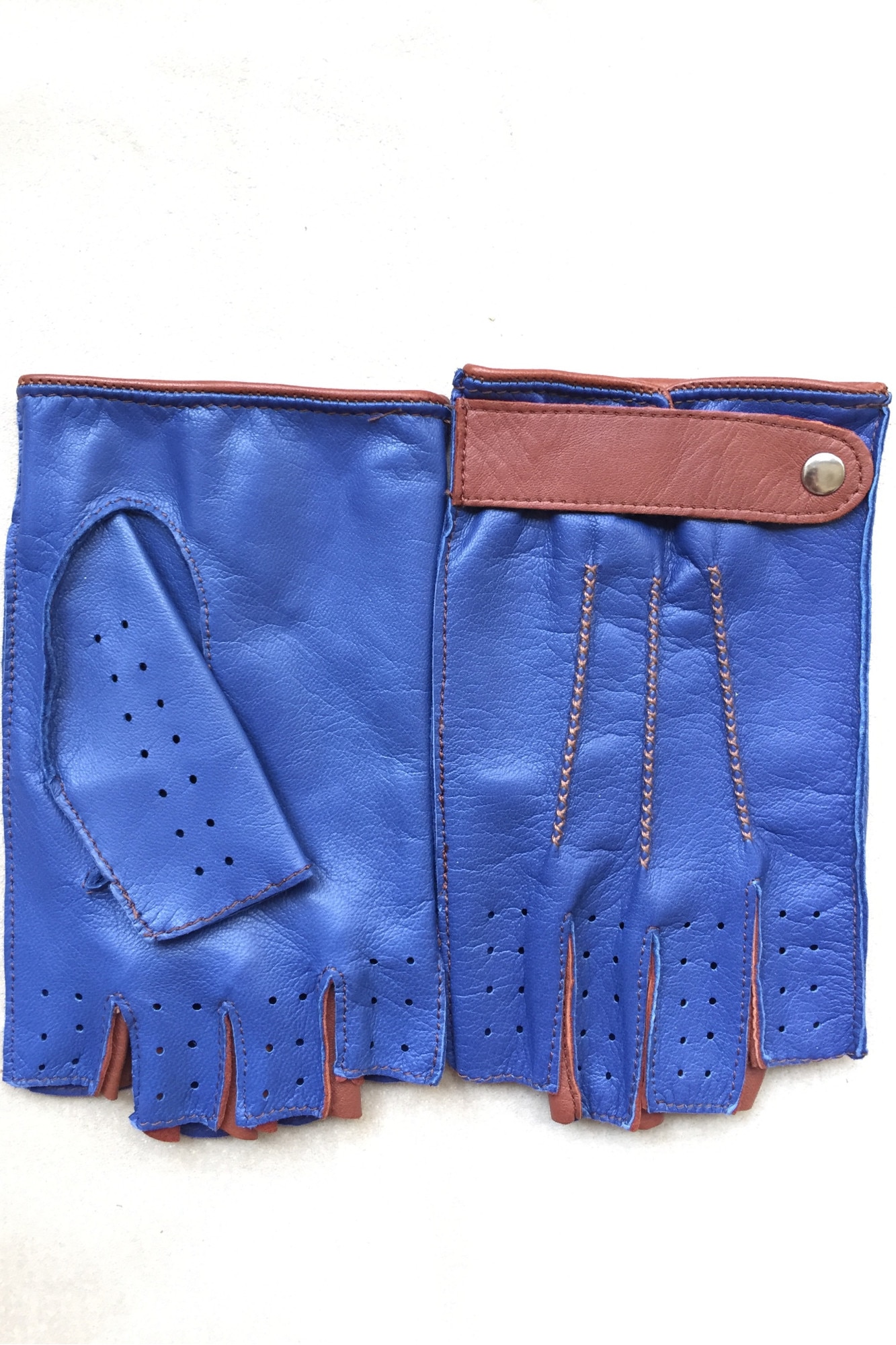 Manusi barbatesti din piele naturala de miel pentru condus sau fitness ...