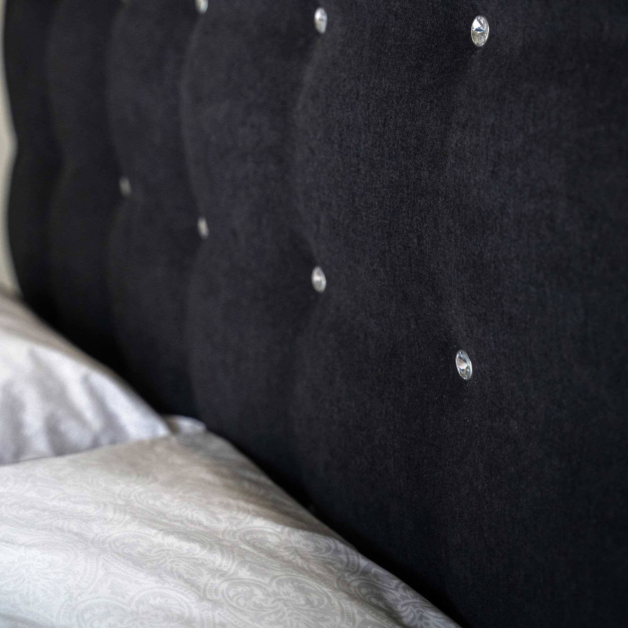 Pat dublu cu somiera, Beds Place, David, Negru, 180x200 cm - eMAG.ro