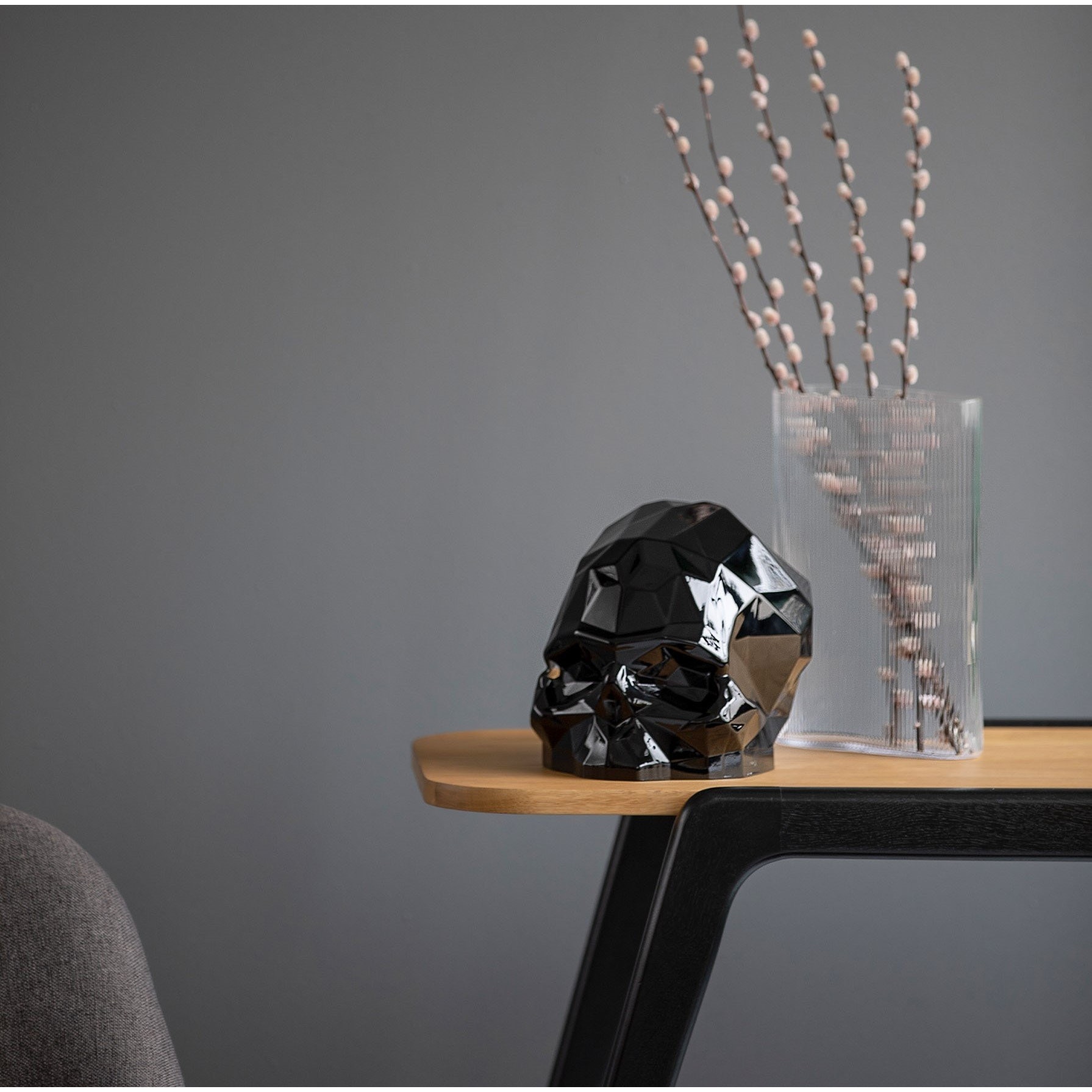 Craniu ornamental din cristal Memento Mori Faceted Skull L Black - eMAG.ro