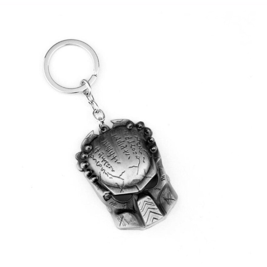 Breloc Masca de Predator argintiu - eMAG.ro