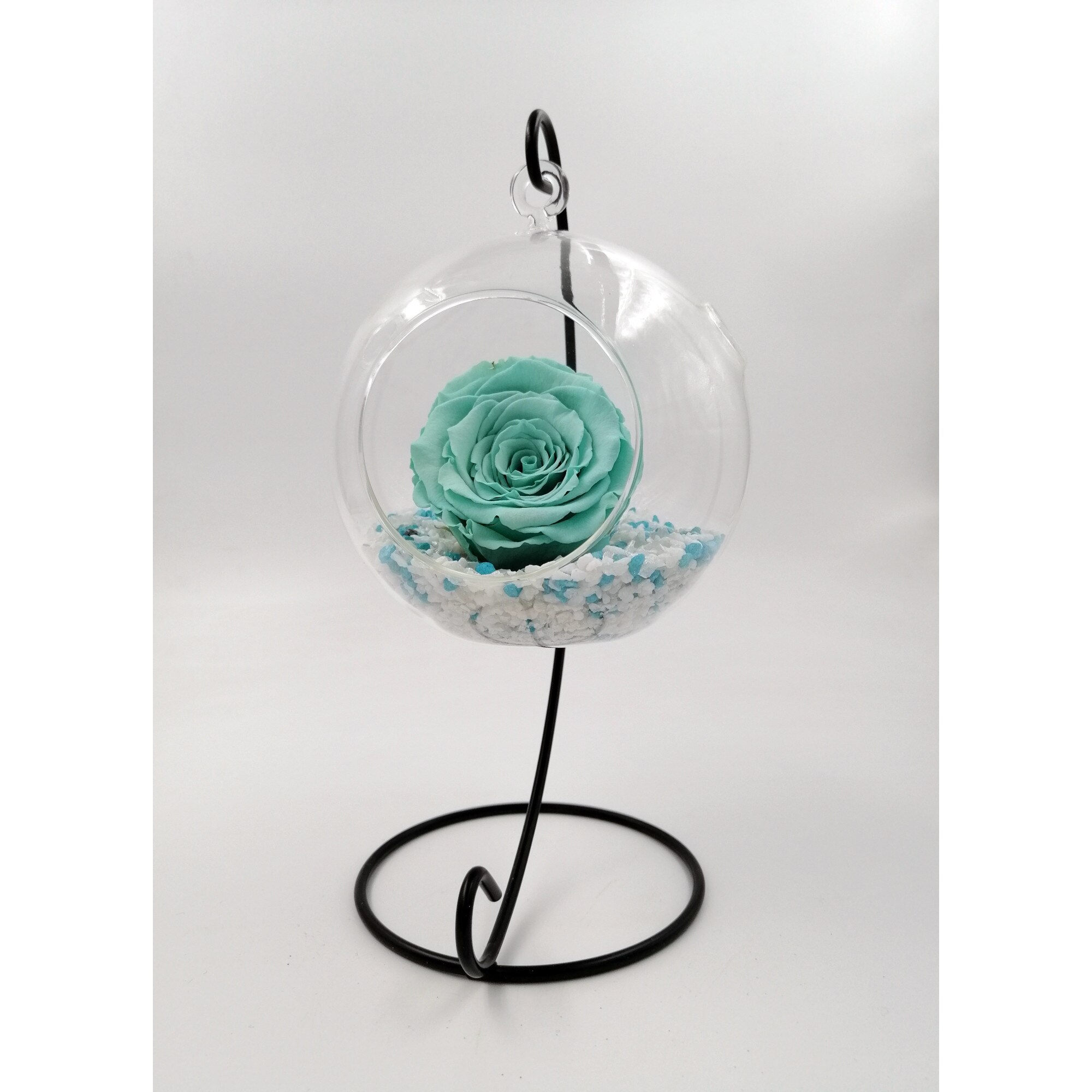 Trandafir Criogenat Turquoise Aquamarine, pe pat de pietricele, in bol ...