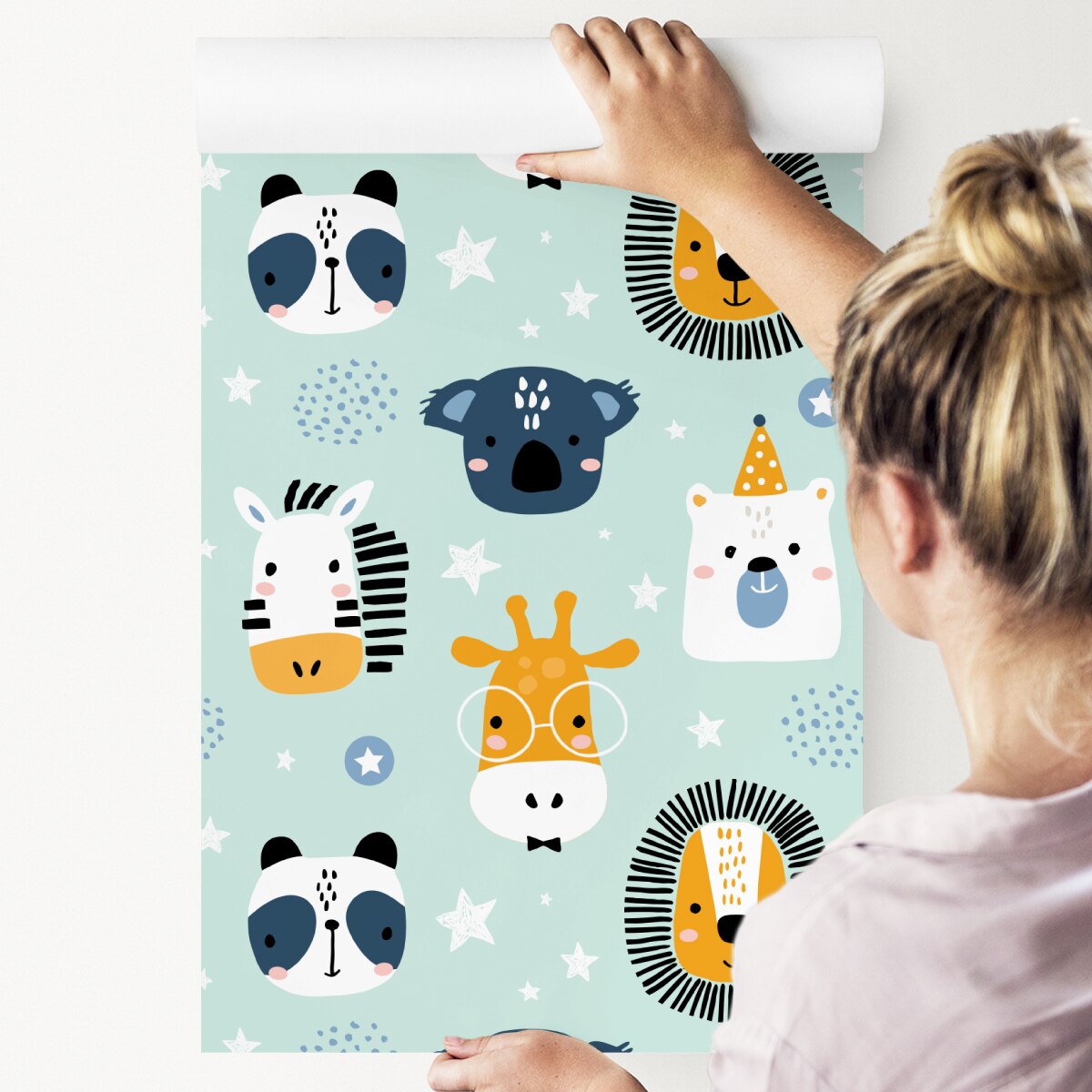Tapet Copii Animale Vesele pe un Fundal Deschis cu Stelute 53cm x 10m ...
