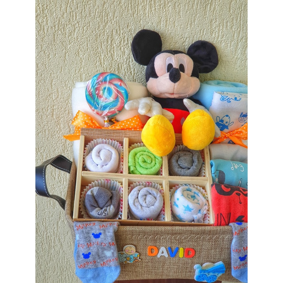 Cos Cadou Colorat Personalizat pentru Bebelusi, 18 Piese - eMAG.ro