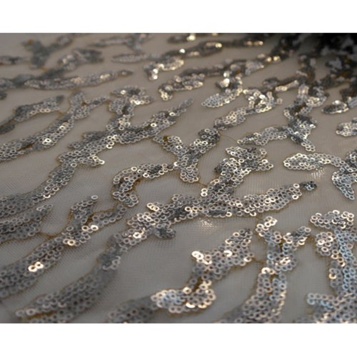 Paiete rotunde argintii de 3 mm pe tul alb, 120 cm, 1 m - eMAG.ro