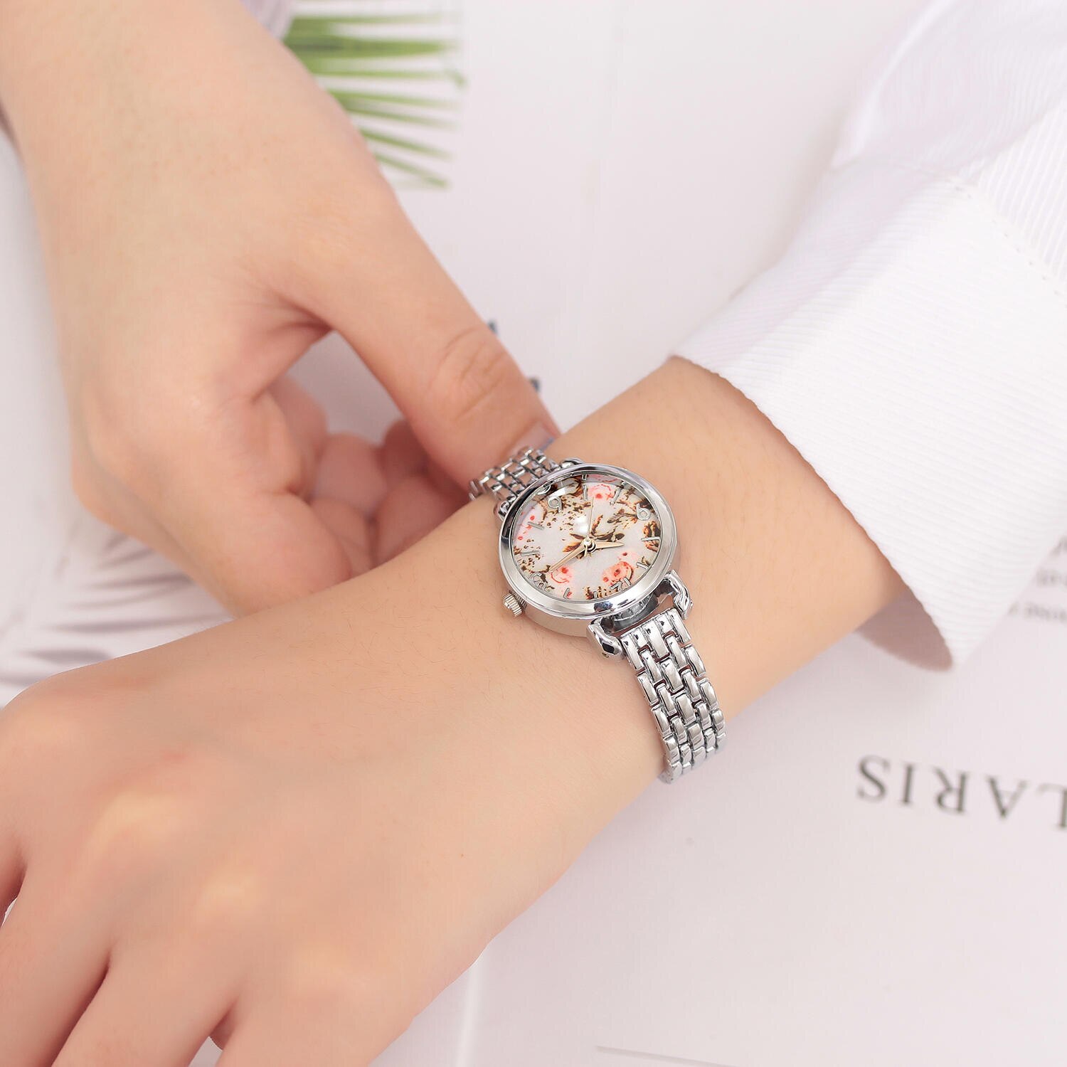 Ceas de dama Quartz, model floral, V1 Argintiu - eMAG.ro