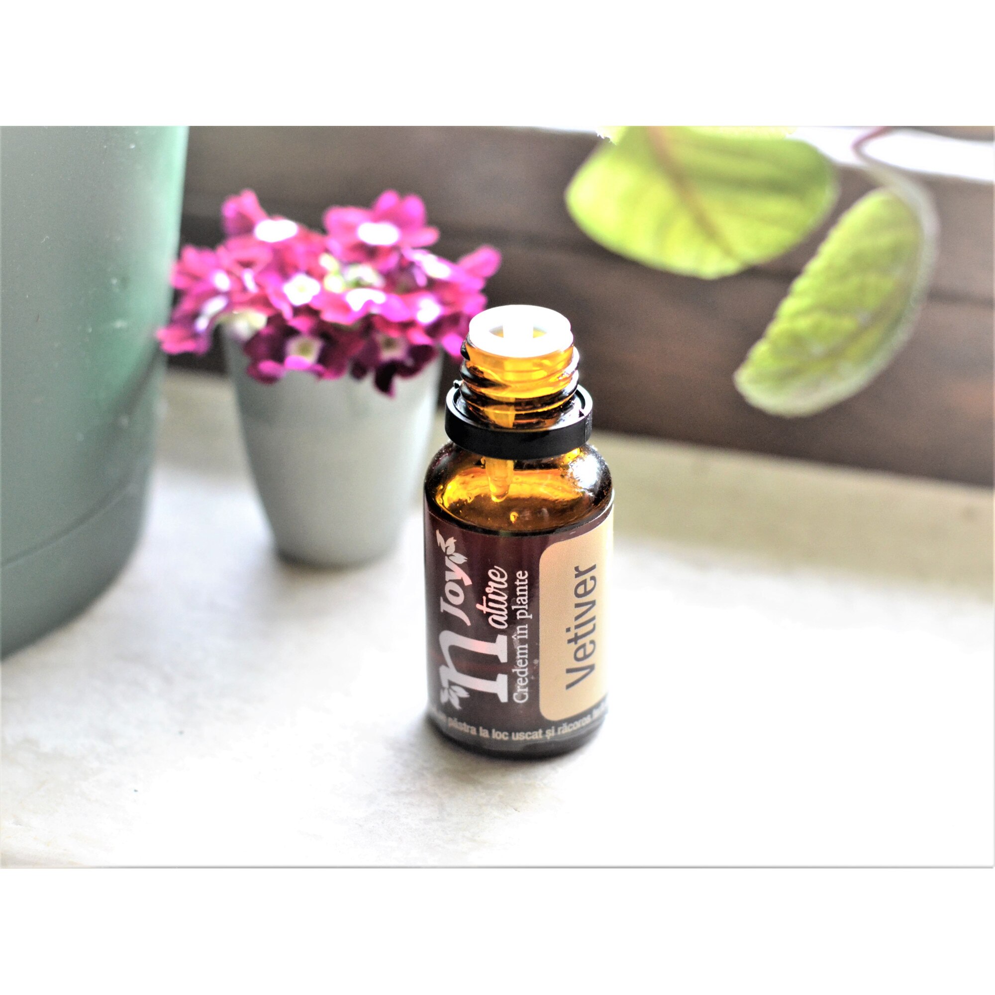 Етерично масло от ветивер, nJoy Nature, 15 мл - eMAG.bg