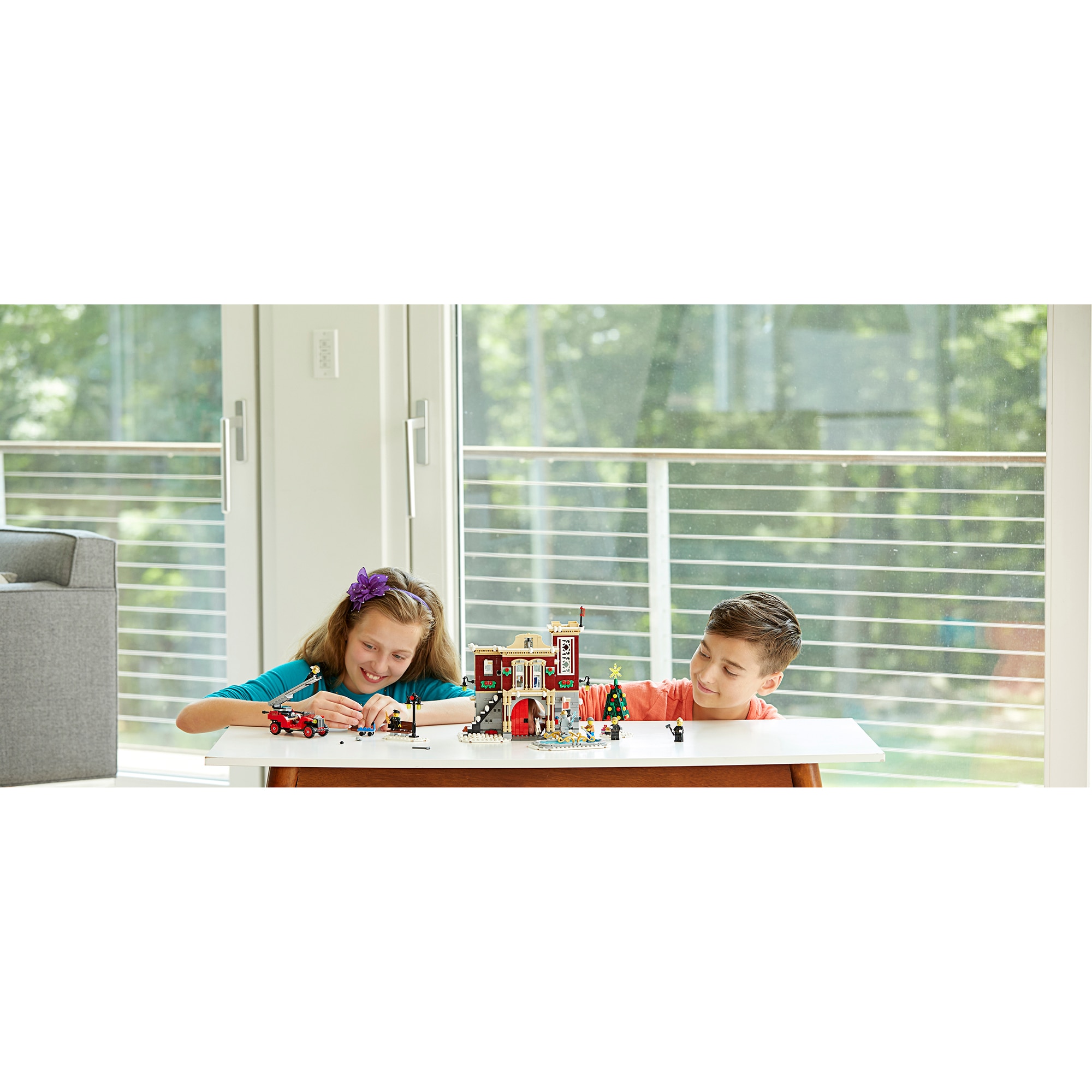 LEGO Creator Expert - Winter Village Fire Station 10263 - eMAG.ro