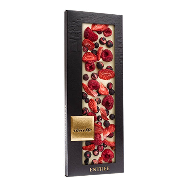 Tableta de ciocolata artizanala alba chocoMe cu zmeura, capsuni si ...