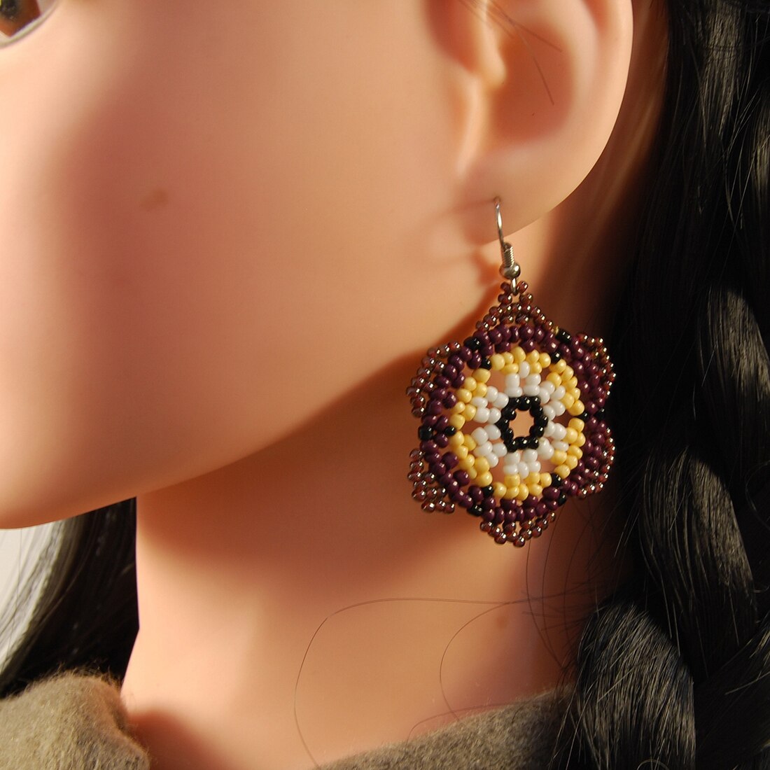 Cercei flori din margele visinii, in stil Huichol, handmade CatE - eMAG.ro