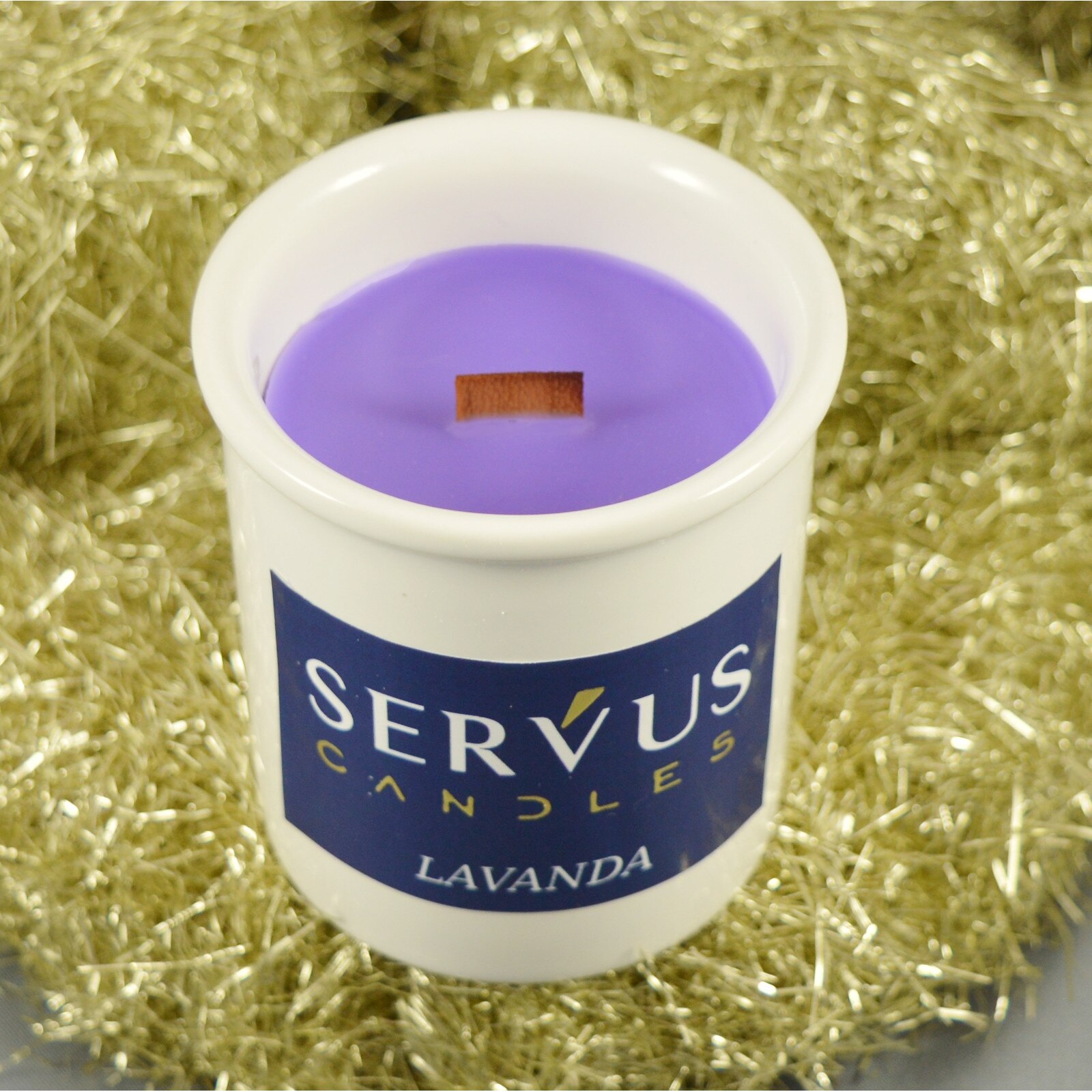 Levendula illatú gyertya fa kanóccal - eMAG.hu