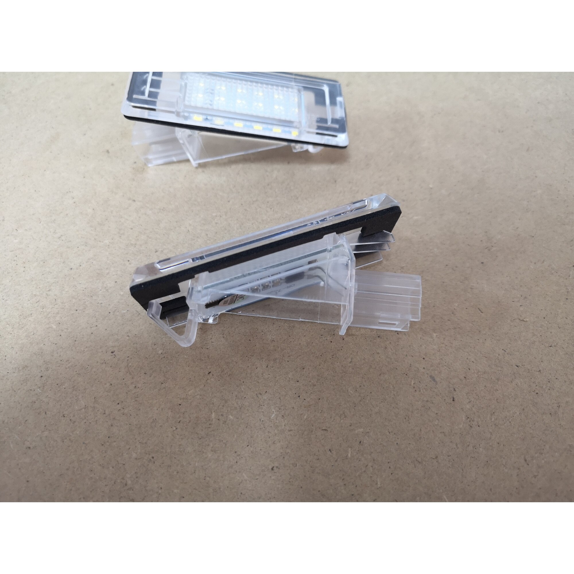 Set 2 bucati, lampi numar led pentru Dacia Duster I, fabricatie 2010 ...