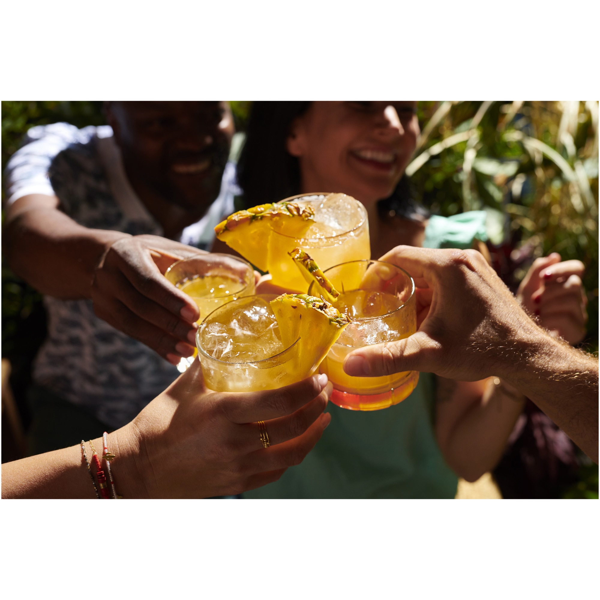 Ром Captain Morgan Spiced Gold, 35%, 1л - eMAG.bg