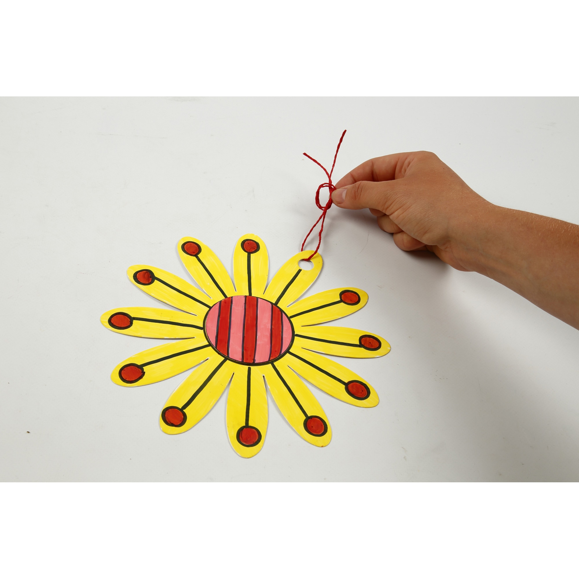 Set 5 flori din carton alb, 20 cm - eMAG.ro