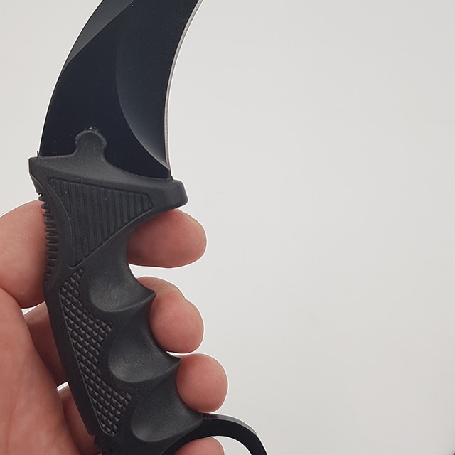 Cutit Karambit negru cu teaca si snur de agatat CS:GO - eMAG.ro