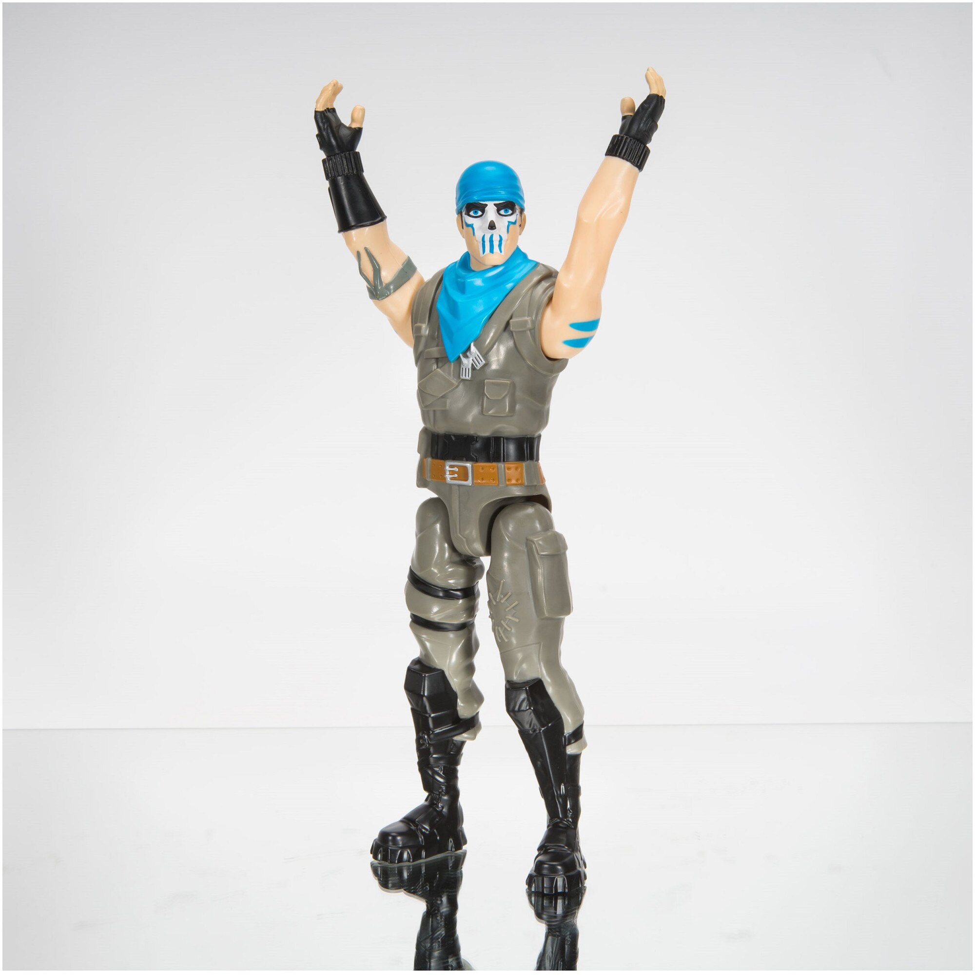 FORTNITE Victory Sorozat - Warpaint, figura, 30 cm - eMAG.hu