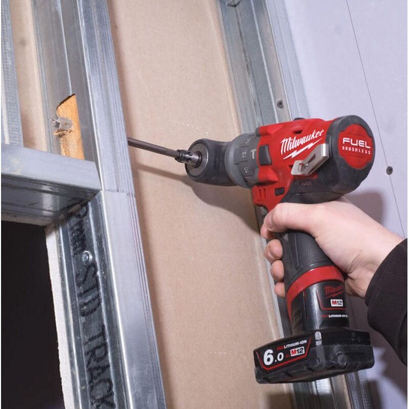 Ударен безчетков винтоверт с приставки Milwaukee M12FPDXKIT-202X - eMAG.bg