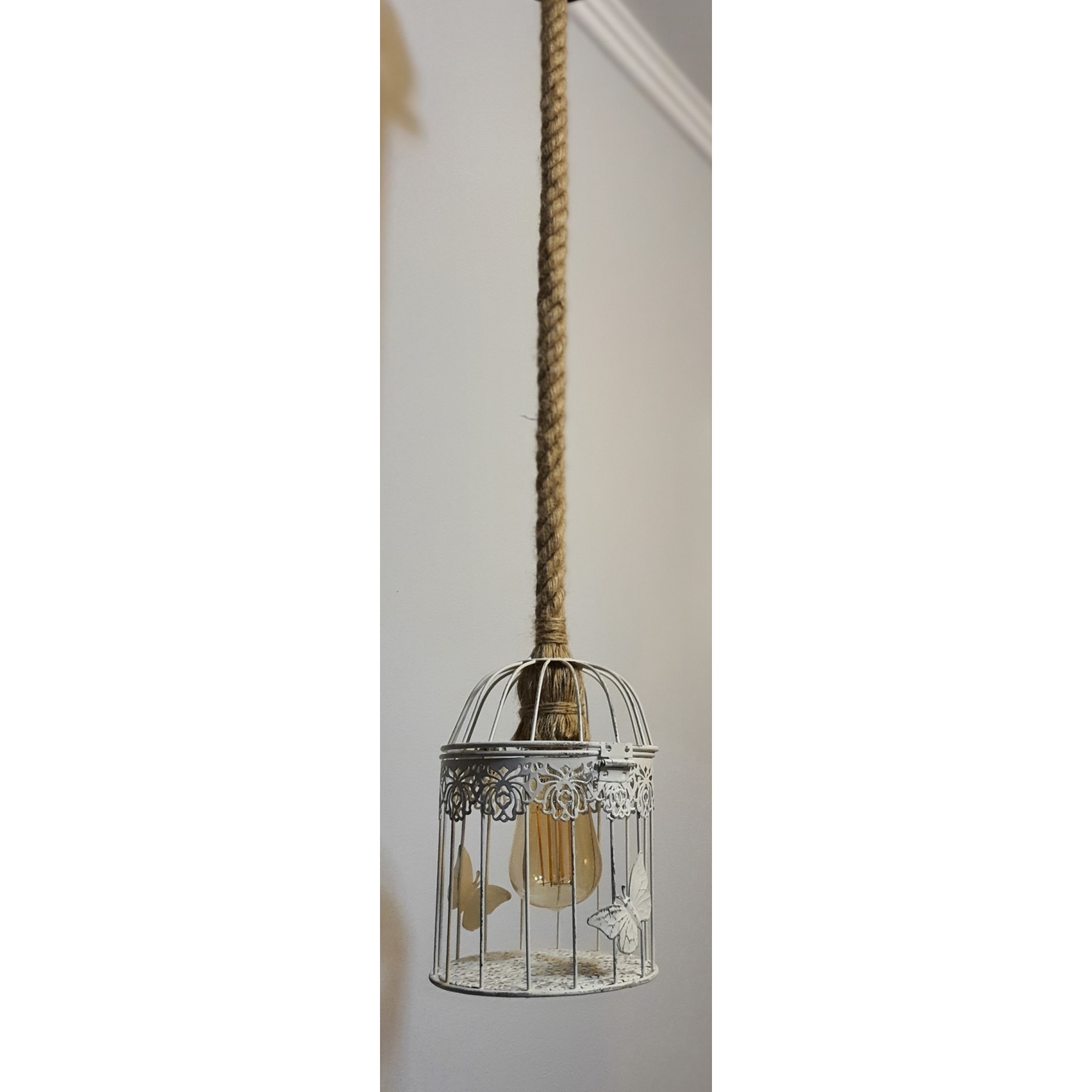 Lustra handmade cu abajur din colivie metalica cu fluturi si cu finisaj ...