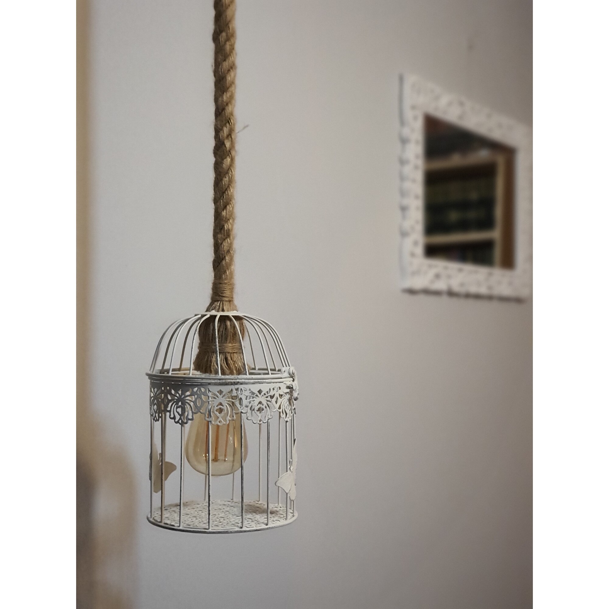 Lustra handmade cu abajur din colivie metalica cu fluturi si cu finisaj ...