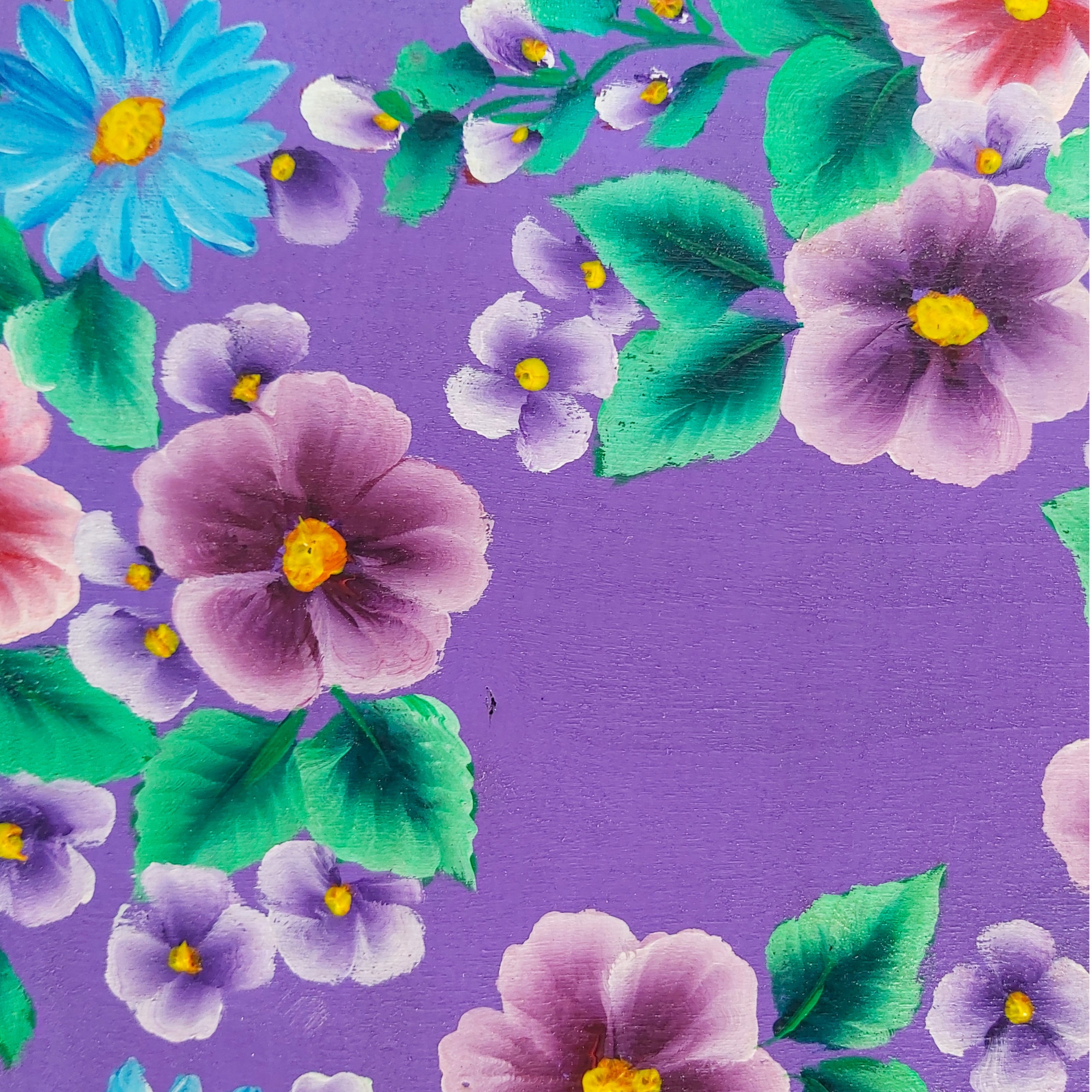 Scaun cu trei picioare, living/bucatarie/dormitor, pictat manual, lemn ...