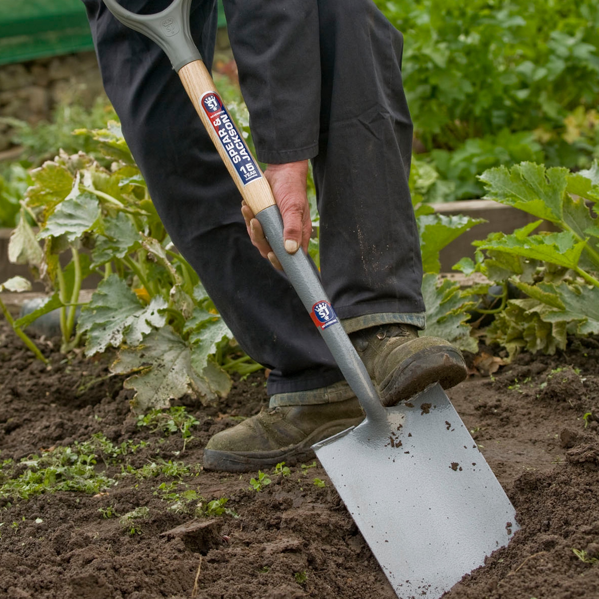 Cazma cu lama inox, coada lemn, maner D plastic, Spear & Jackson ...