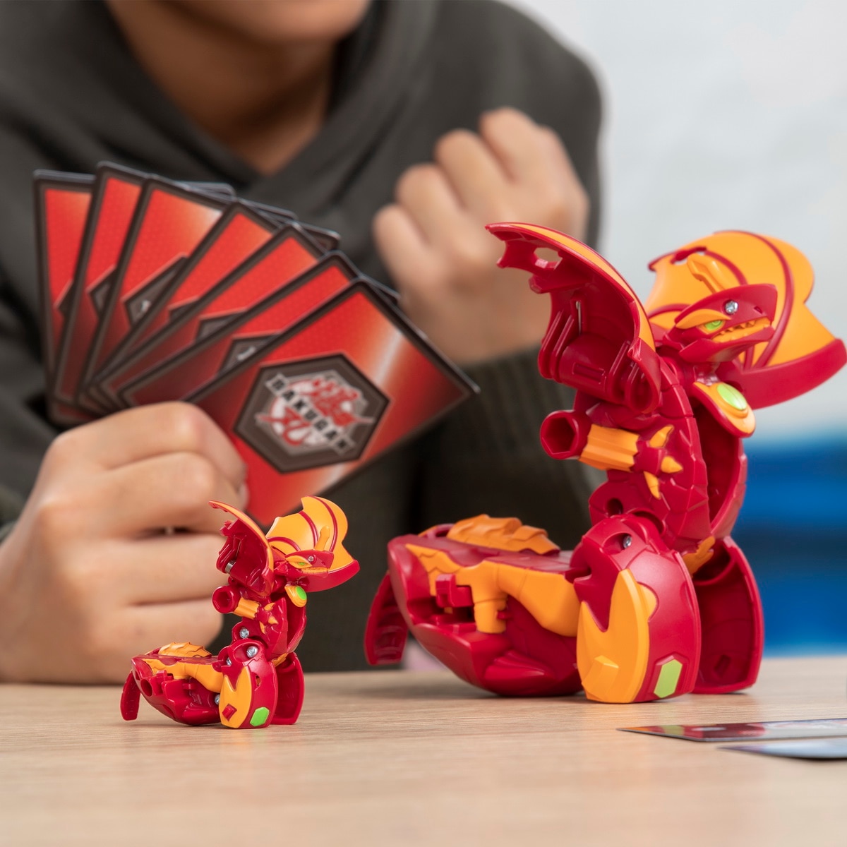 Figurina Bakugan Armored Alliance - Ultra Dragonoid, cu Baku-Gear Magma Blaster - eMAG.ro