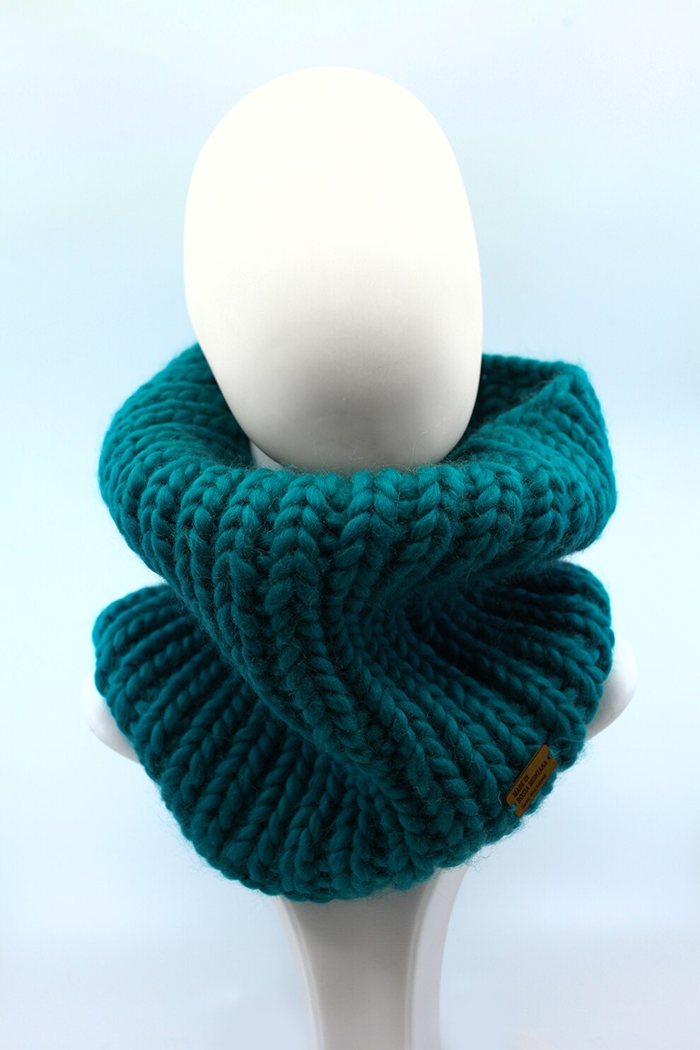 Made in Roșia Montană, Fular circular de lana merino Live Simply ...