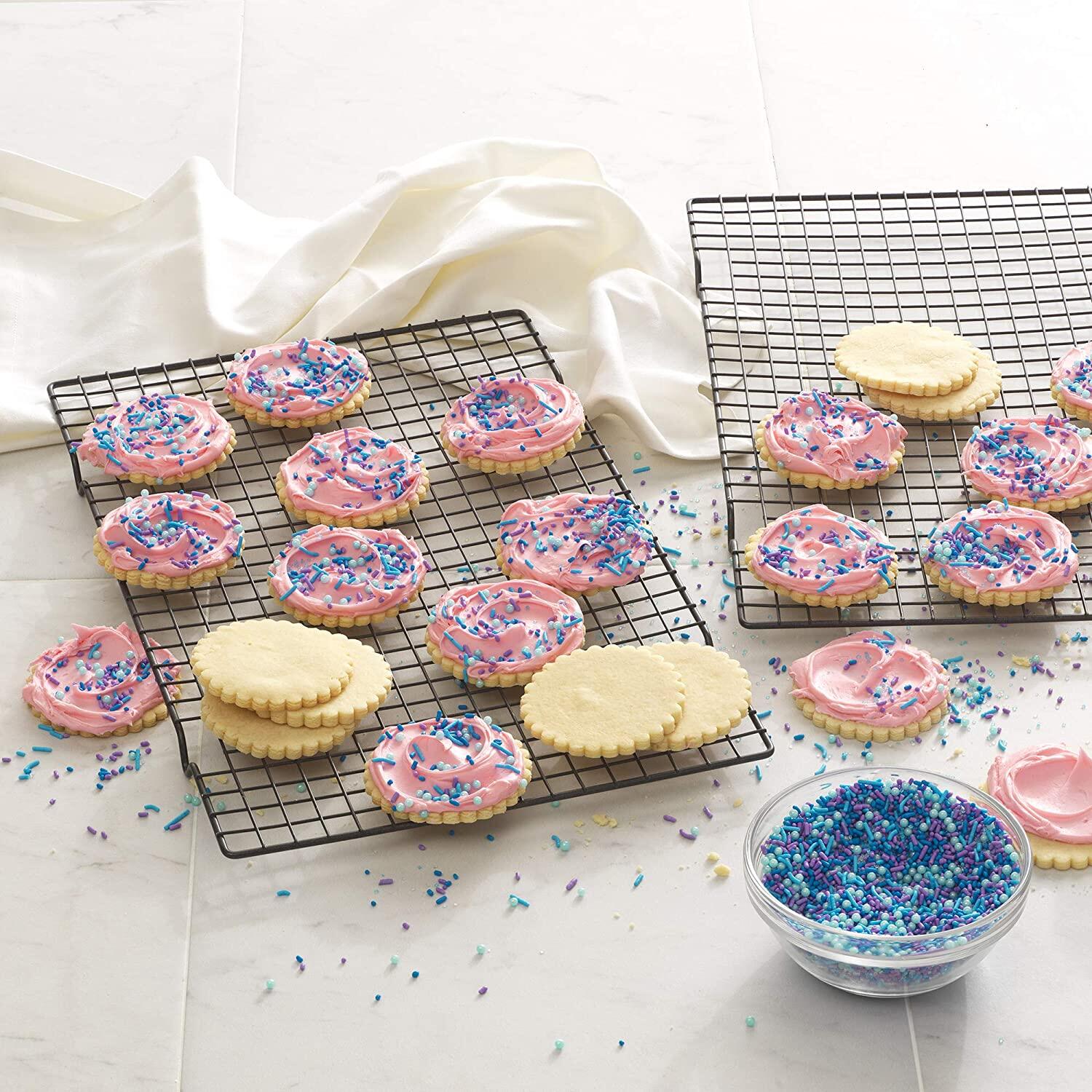 Grila pentru racirea torturilor, brioselor sau altor delicii scoase din ...