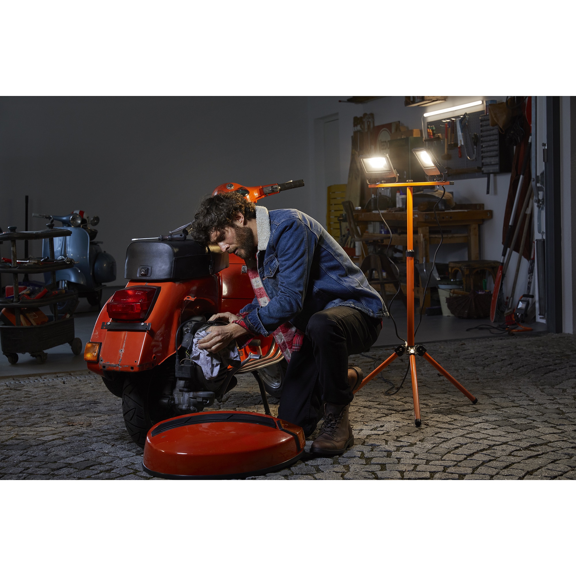 Pachet proiector LED + stativ LEDVANCE 2x30W, 4000K, 5400lm, grad de ...