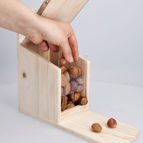 Casa de hranire pentru veverite din lemn, 47599.01 - eMAG.ro