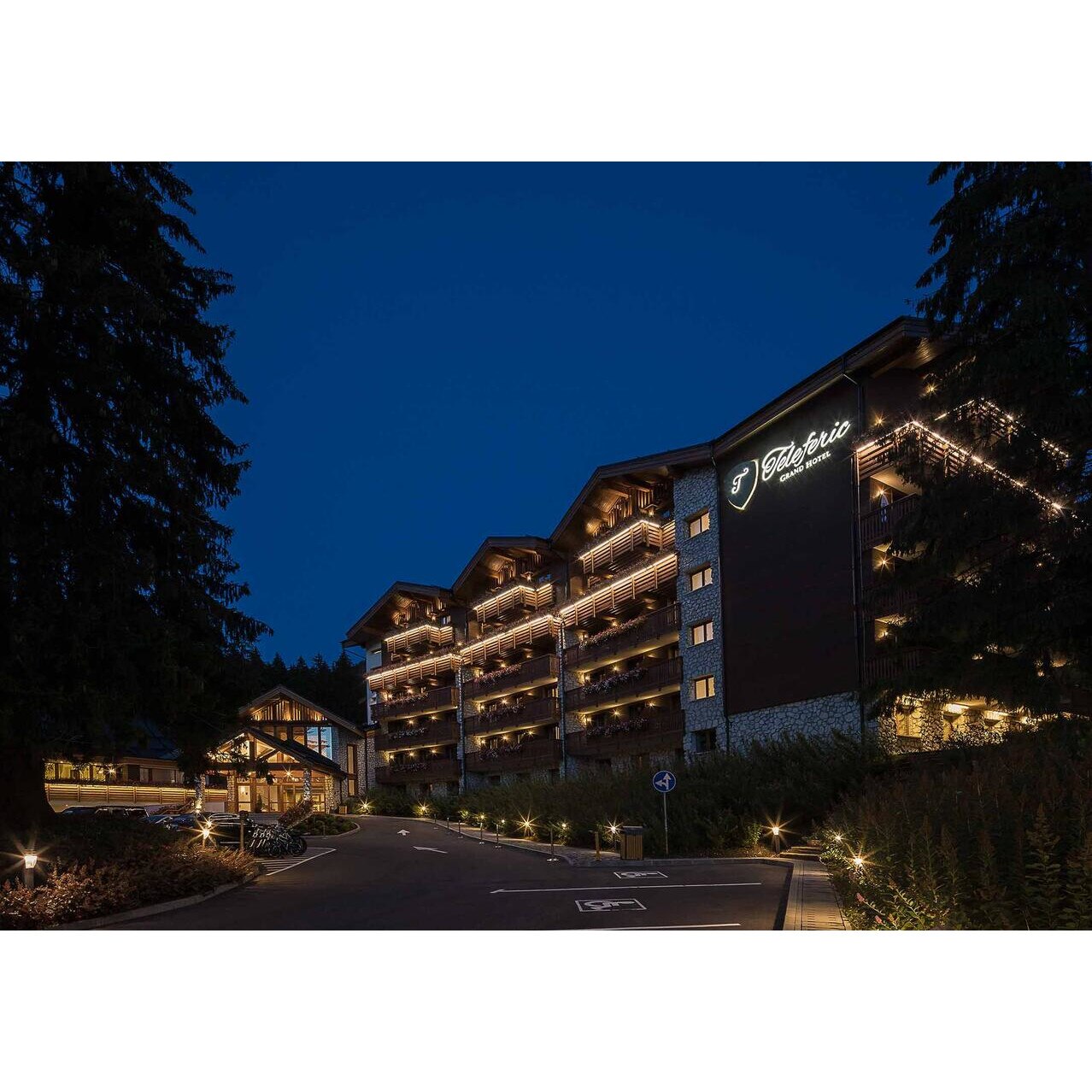 Pachet 2 nopti Teleferic Grand Hotel, 4 stele, junior suite, Poiana ...