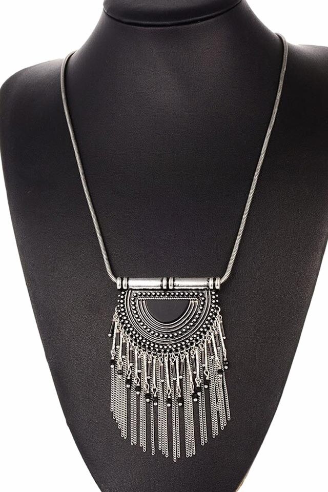 Colier Elegant, snur lung metalic si medalion cu franjuri din ...