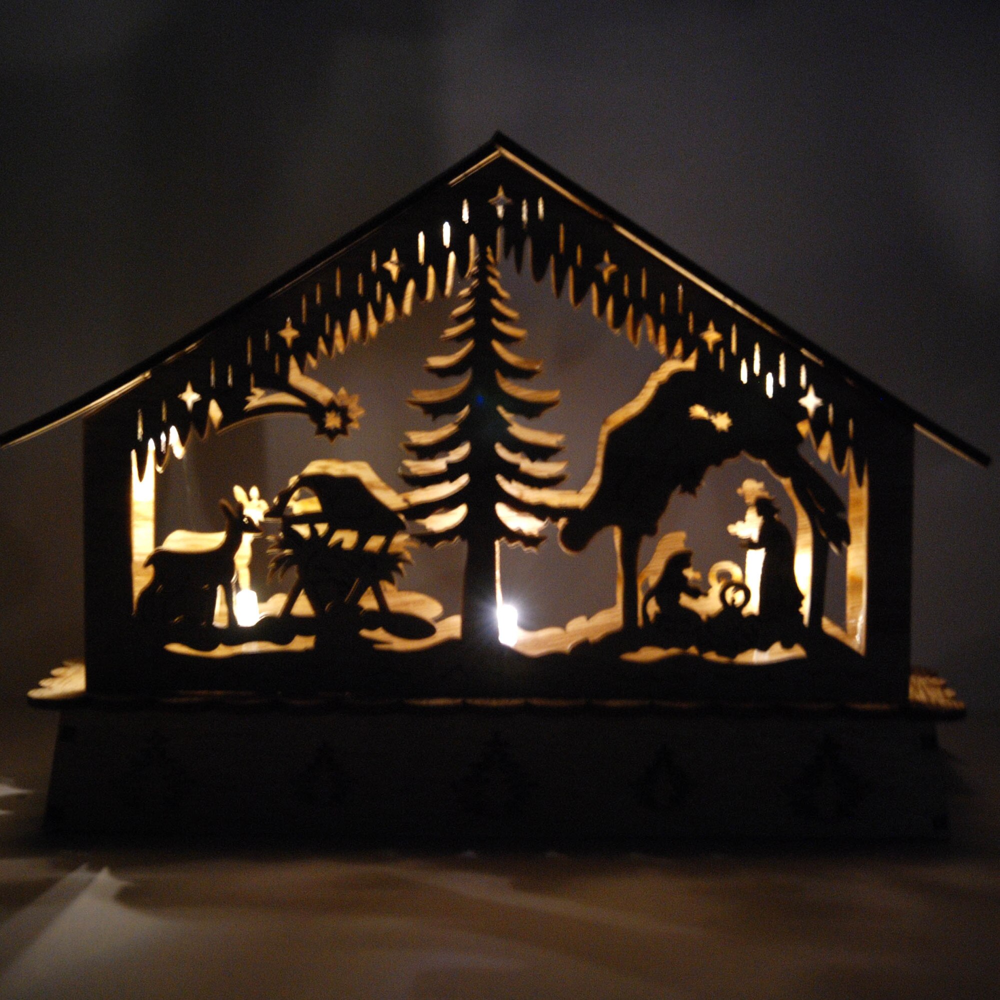 Decoratiune Nasterea Domnului, Iesle din lemn cu led, model iesle - eMAG.ro