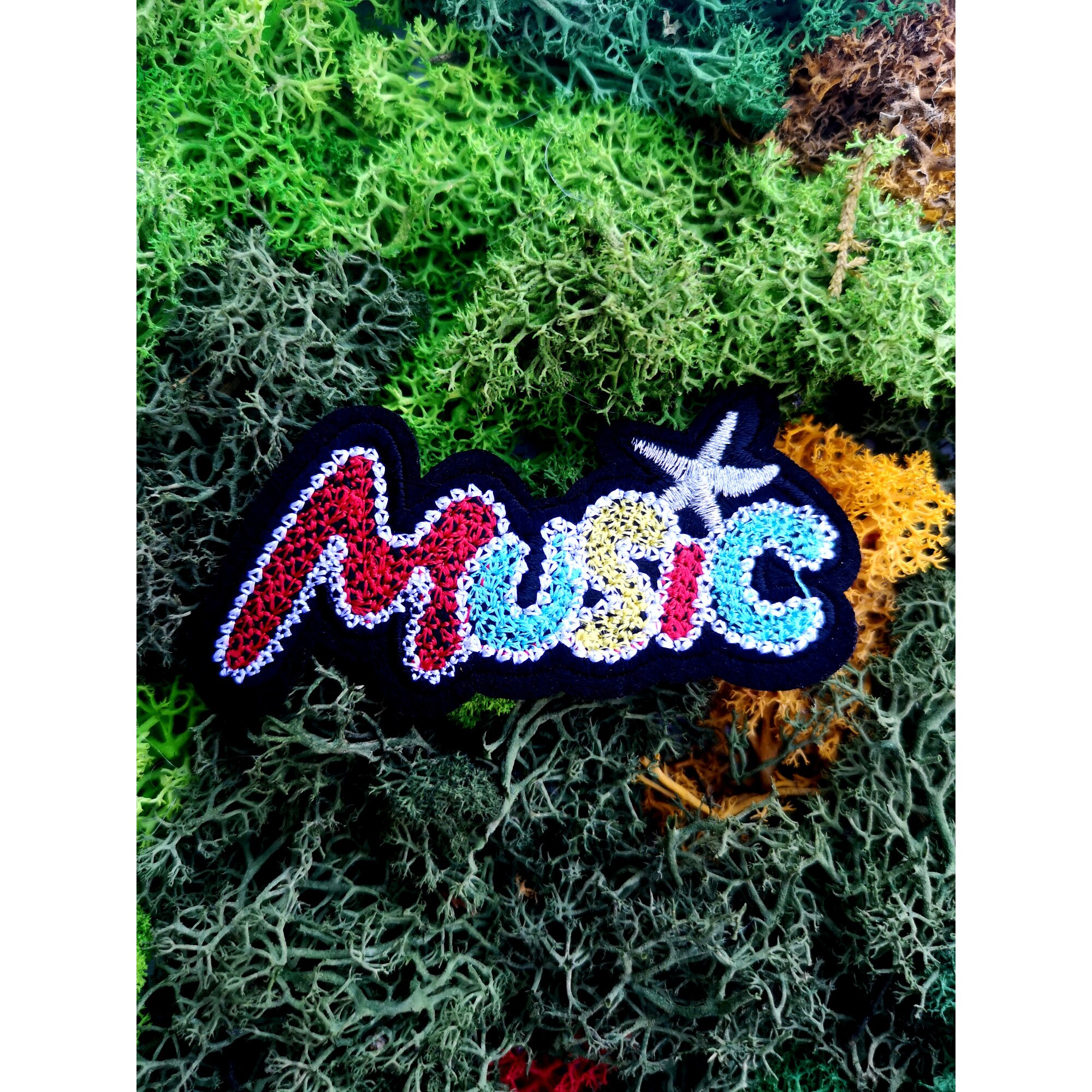 Petic textil / patch brodat music is the answer 8.5x4.1 cm - eMAG.ro