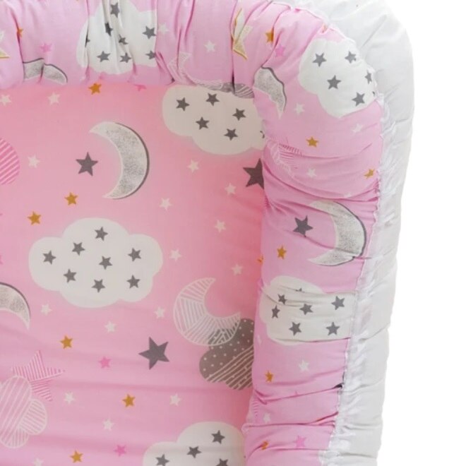 Cos pentru bebelusi cu nori Baby Nest, Twindeco, alb/roz, 0-6 luni ...