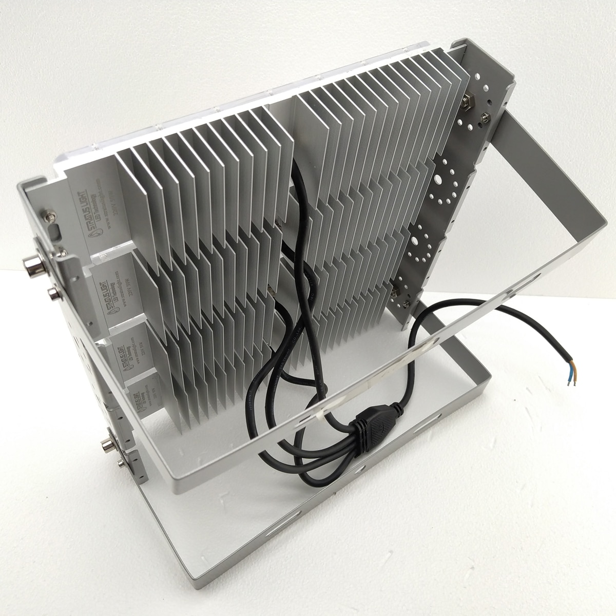 LED прожектор Stratus Light, smd3030, 24000lm, 5000K, 200W 30*80° - eMAG.bg