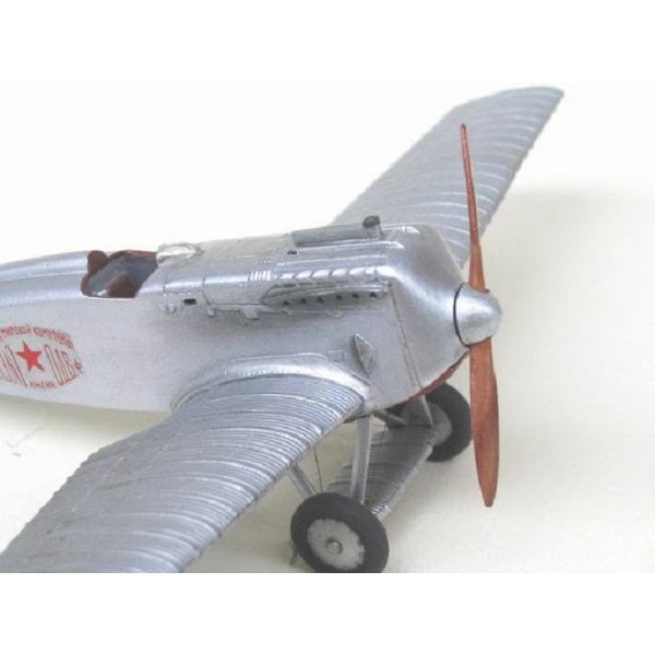 Macheta Aeromodele de construit ICM Polikarpov First Soviet Monoplane ...
