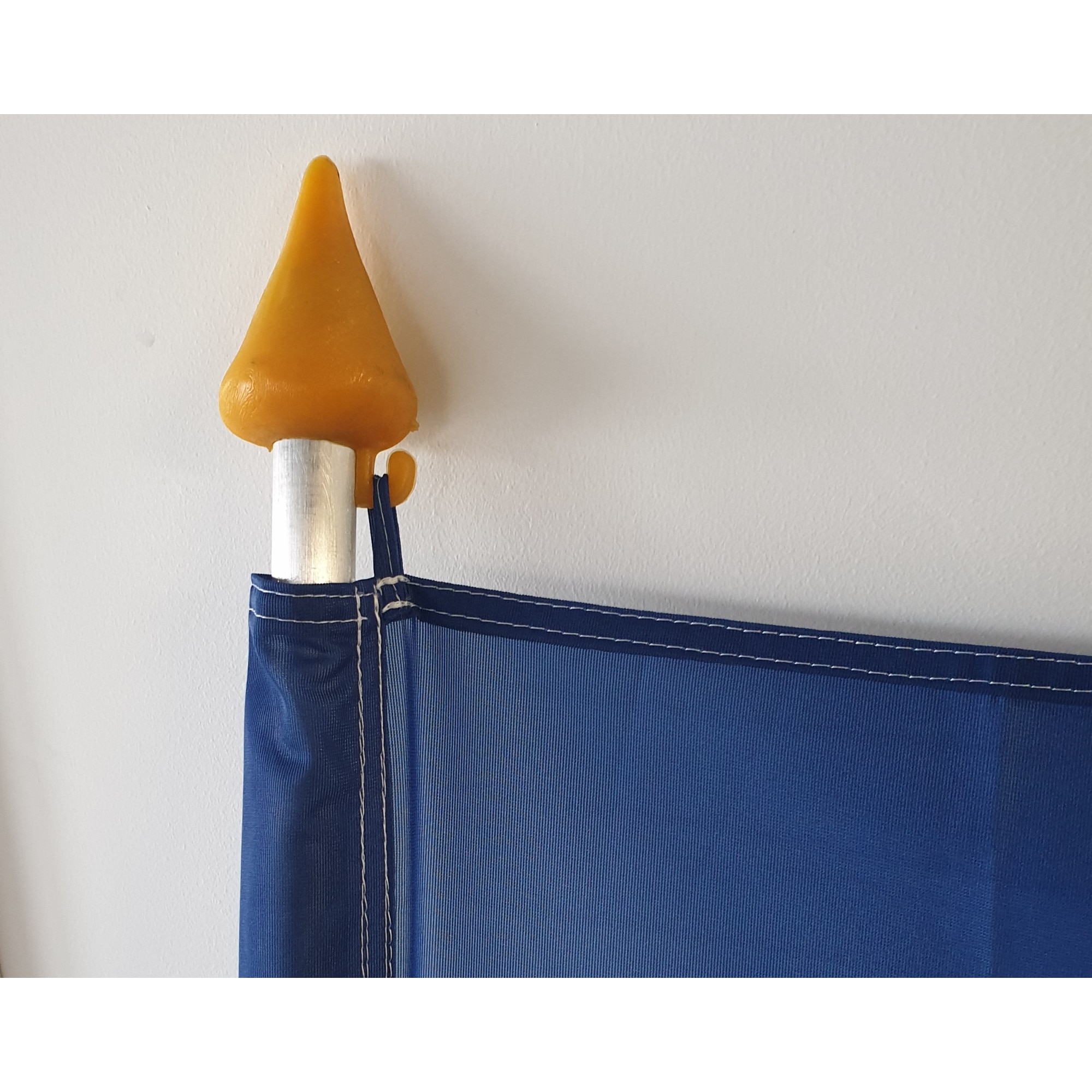 Set steag tricolor cu lance si suport metalic pentru perete, Tida-Ro ...