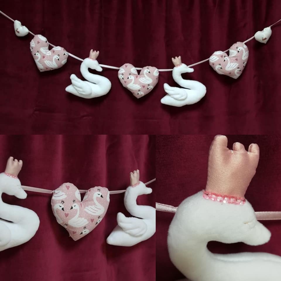 Ghirlanda 2 lebede si 5 inimioare, decoratiune camera copilului, alb ...