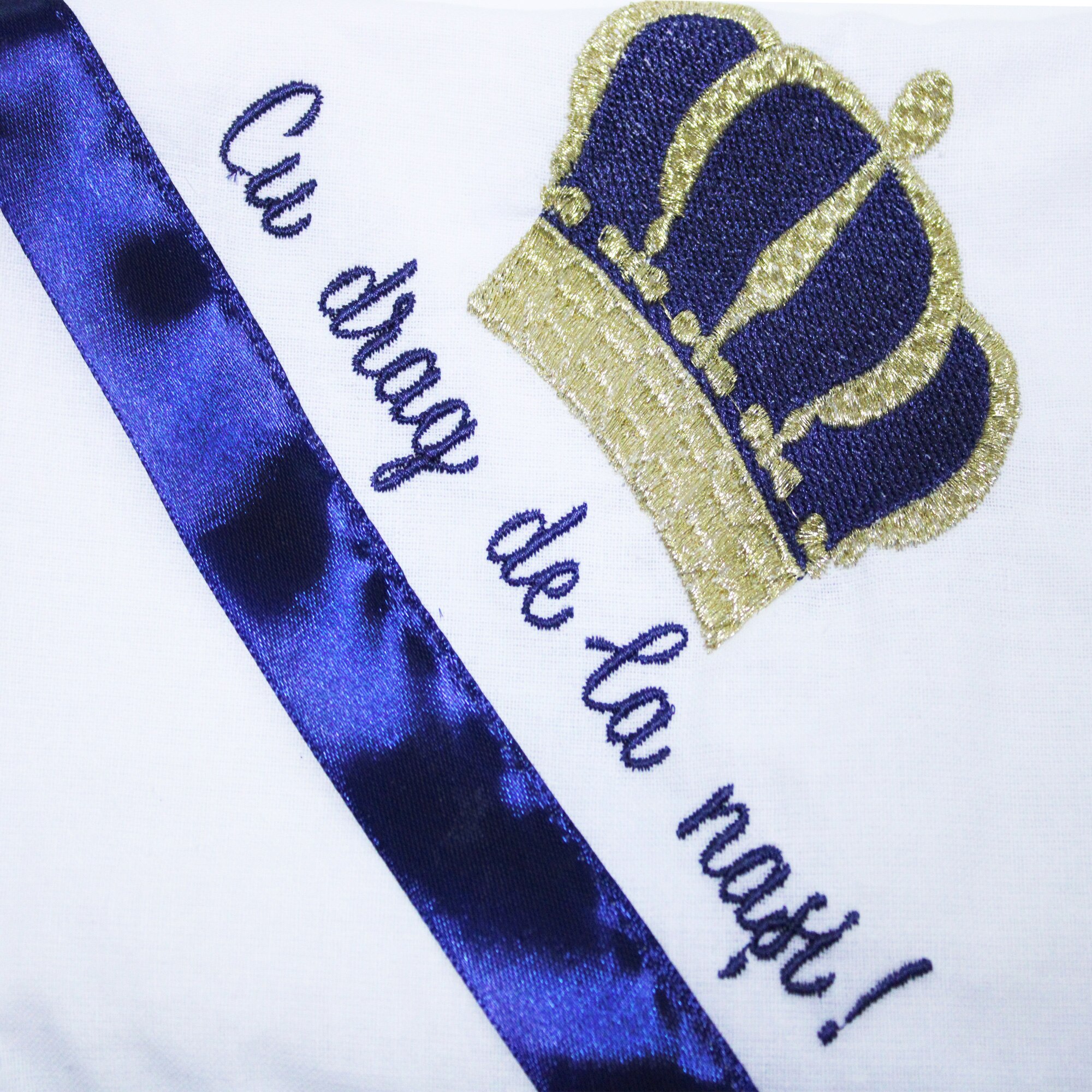 Set complet pentru botez, costum de print, lumanare cu coroana aplicata ...