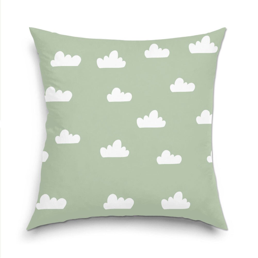 Perna decorativa pentru copii Art Kids, Nori pufosi pe cerul verde ...