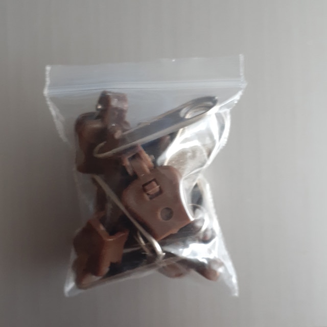 Set 6 rezerve cheite fermoar, maro, 3 dimensiuni - eMAG.ro