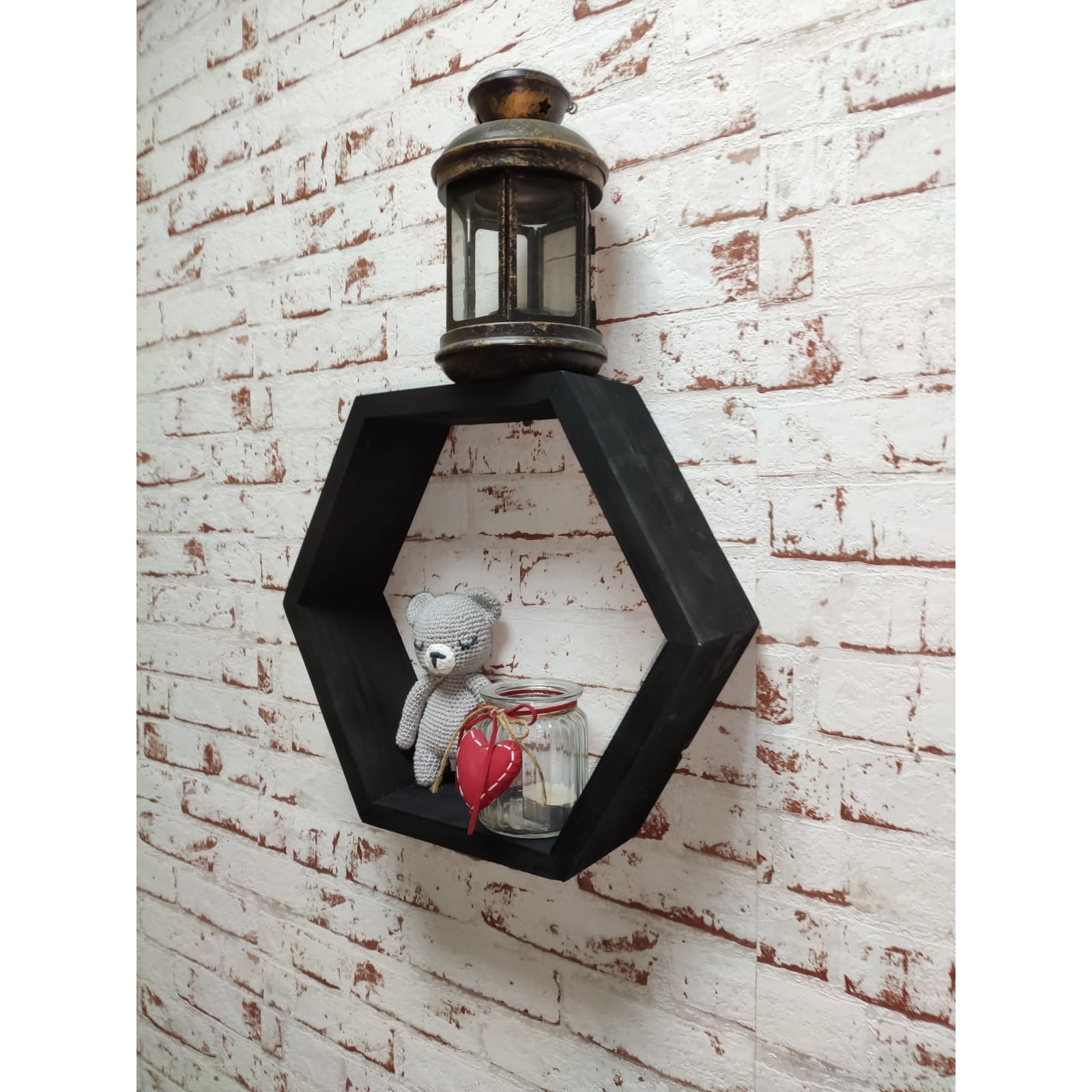 Raft de perete din lemn, in forma hexagonala, tip fagure, cu prindere ...