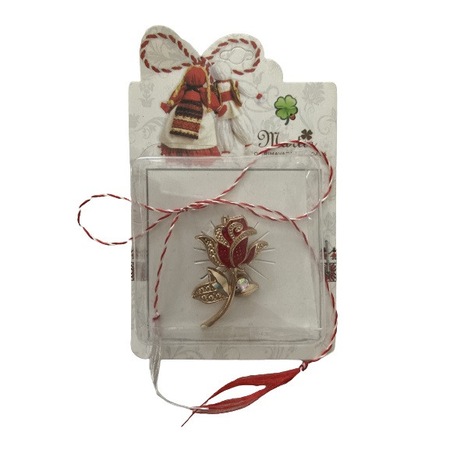 Martisor brosa trandafir pe carton decupat imprimat incastrat in ...